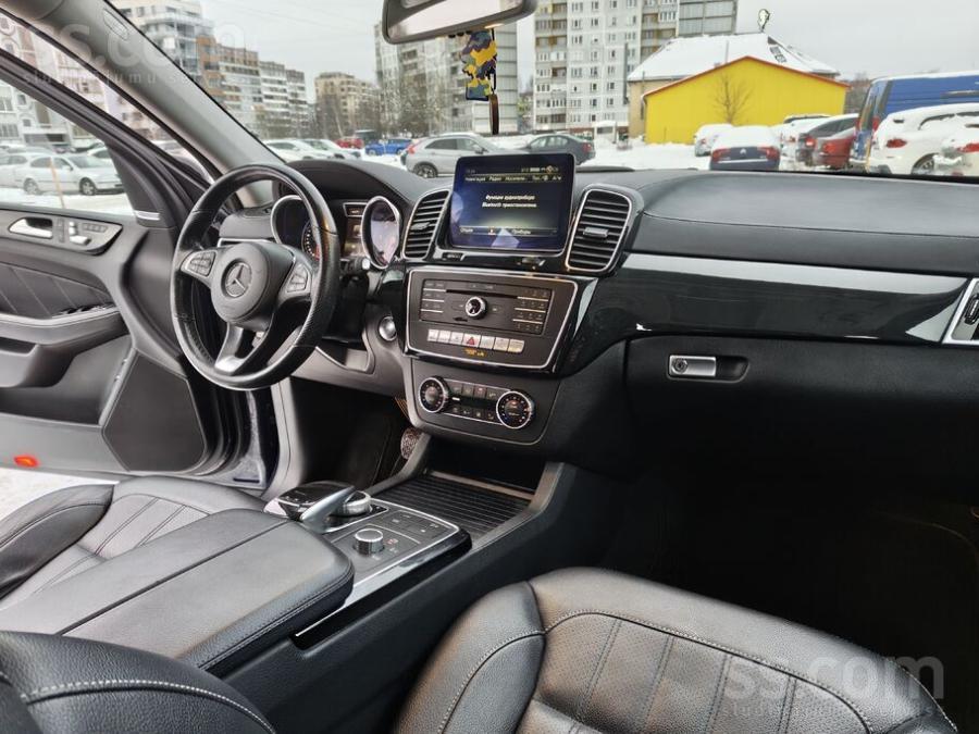 Blue Mercedes-Benz GLS 450 2017 in Riga, with an engine capacity of 3.00 L and mileage of 102 thousand km for 37000 €, photo 5 on AUTOMOTO.COM.LV