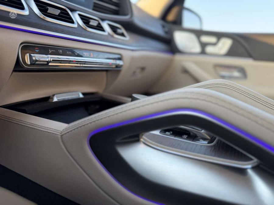 Zils Mercedes-Benz GLS 450 2020 Šauļi, ar dzinēja tilpumu 3.00 L un nobraukumu 158 tūkst. km par 44444 €, foto 12 vietnē AUTOMOTO.COM.LV