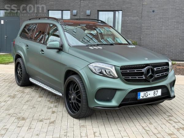 Green Mercedes-Benz GLS 450 2018 in Riga, with an engine capacity of 3.00 L and mileage of 0 thousand km for 27550 €, photo 2 on AUTOMOTO.COM.LV