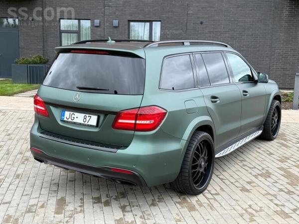 Green Mercedes-Benz GLS 450 2018 in Riga, with an engine capacity of 3.00 L and mileage of 0 thousand km for 27550 €, photo 4 on AUTOMOTO.COM.LV