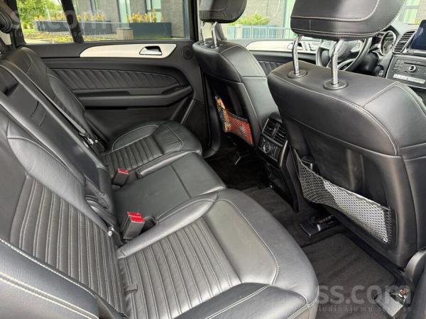 Green Mercedes-Benz GLS 450 2018 in Riga, with an engine capacity of 3.00 L and mileage of 0 thousand km for 27550 €, photo 6 on AUTOMOTO.COM.LV
