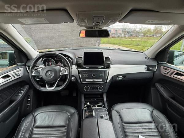 Green Mercedes-Benz GLS 450 2018 in Riga, with an engine capacity of 3.00 L and mileage of 0 thousand km for 27550 €, photo 10 on AUTOMOTO.COM.LV