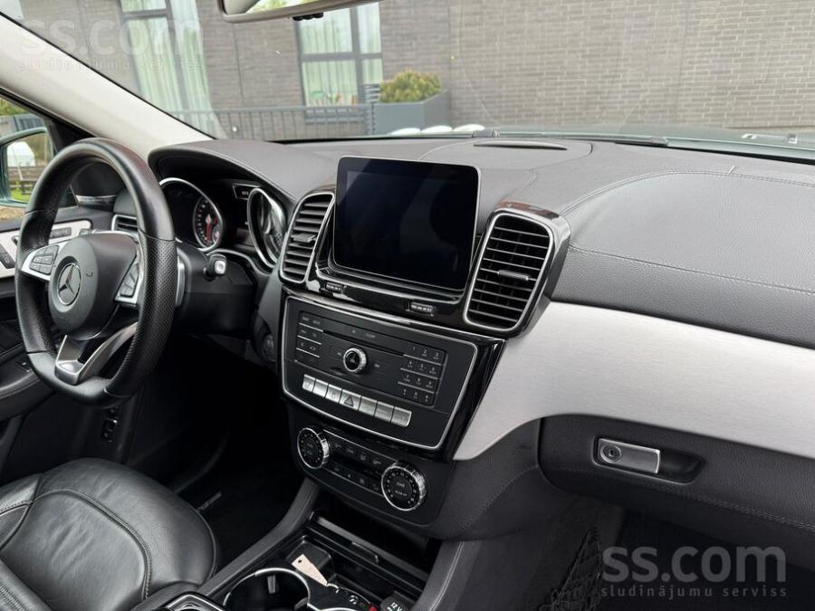 Зеленый Мерседес GLS 450 2018 в Рига, объемом двигателя 3.00 л и пробегом 0 тыс. км за 27550 €, фото 14 на AUTOMOTO.COM.LV