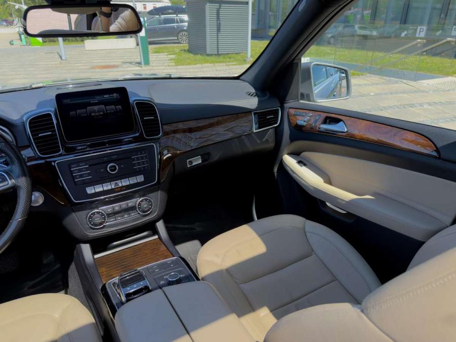 Серый Мерседес GLS 450 2017 в Вильнюс, объемом двигателя 3.00 л и пробегом 101 тыс. км за 28800 €, фото 15 на AUTOMOTO.COM.LV