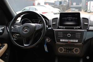 Серый Мерседес GLS 450 2017 в Вильнюс, объемом двигателя 3.00 л и пробегом 128 тыс. км за 23400 €, фото 16 на AUTOMOTO.COM.LV