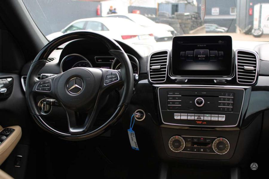 Серый Мерседес GLS 450 2017 в Вильнюс, объемом двигателя 3.00 л и пробегом 128 тыс. км за 23400 €, фото 16 на AUTOMOTO.COM.LV