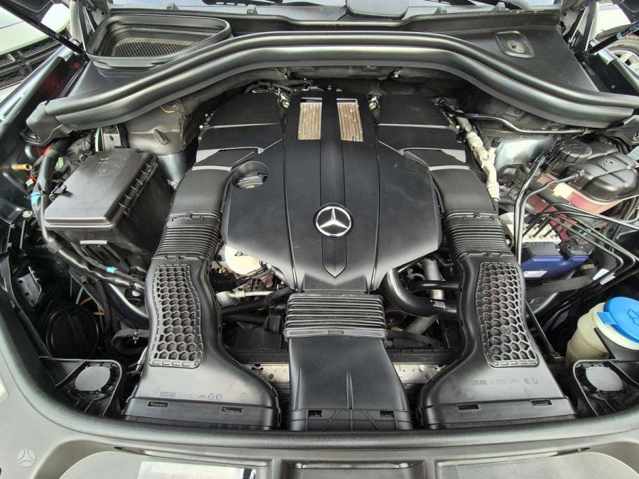 Grey Mercedes-Benz GLS 450 2017 in Vilnius, with an engine capacity of 3.00 L and mileage of 128 thousand km for 23400 €, photo 29 on AUTOMOTO.COM.LV
