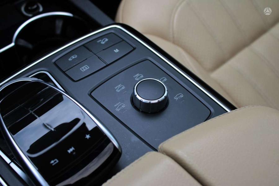Серый Мерседес GLS 450 2017 в Вильнюс, объемом двигателя 3.00 л и пробегом 128 тыс. км за 21900 €, фото 25 на AUTOMOTO.COM.LV