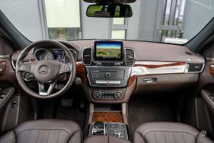 Серый Мерседес GLS 450 2017 в Каунас, объемом двигателя 3.00 л и пробегом 162 тыс. км за 28950 €, фото 14 на AUTOMOTO.COM.LV