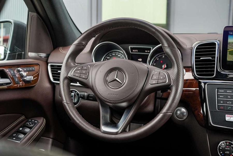 Серый Мерседес GLS 450 2017 в Каунас, объемом двигателя 3.00 л и пробегом 162 тыс. км за 28950 €, фото 16 на AUTOMOTO.COM.LV
