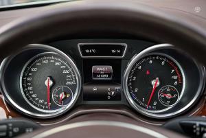 Серый Мерседес GLS 450 2017 в Каунас, объемом двигателя 3.00 л и пробегом 162 тыс. км за 28950 €, фото 23 на AUTOMOTO.COM.LV