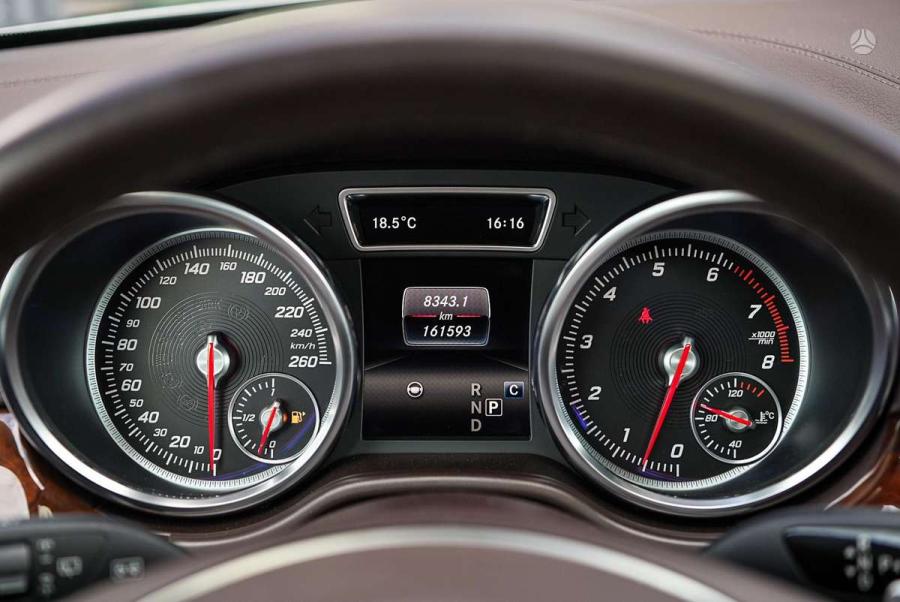 Серый Мерседес GLS 450 2017 в Каунас, объемом двигателя 3.00 л и пробегом 162 тыс. км за 28950 €, фото 23 на AUTOMOTO.COM.LV