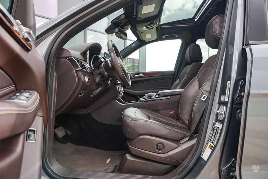 Серый Мерседес GLS 450 2017 в Каунас, объемом двигателя 3.00 л и пробегом 162 тыс. км за 28950 €, фото 28 на AUTOMOTO.COM.LV