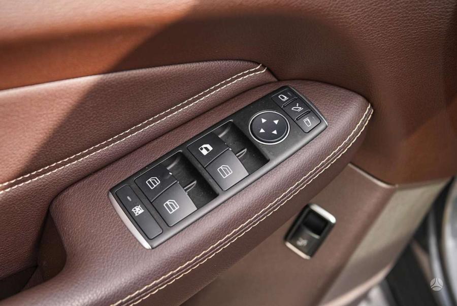 Серый Мерседес GLS 450 2017 в Каунас, объемом двигателя 3.00 л и пробегом 162 тыс. км за 28950 €, фото 32 на AUTOMOTO.COM.LV