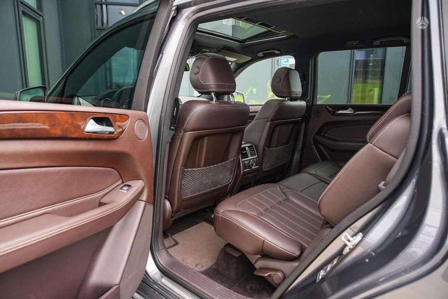 Серый Мерседес GLS 450 2017 в Каунас, объемом двигателя 3.00 л и пробегом 162 тыс. км за 28950 €, фото 36 на AUTOMOTO.COM.LV