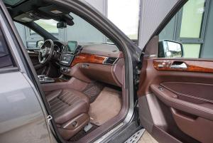 Серый Мерседес GLS 450 2017 в Каунас, объемом двигателя 3.00 л и пробегом 162 тыс. км за 28950 €, фото 44 на AUTOMOTO.COM.LV