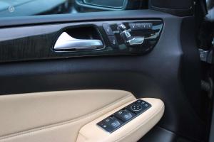 Pelēks Mercedes-Benz GLS 450 2017 Viļņa, ar dzinēja tilpumu 3.00 L un nobraukumu 128 tūkst. km par 21900 €, foto 26 vietnē AUTOMOTO.COM.LV