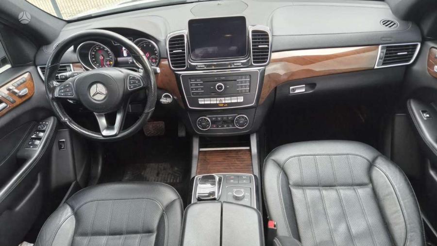 Серый Мерседес GLS 450 2018 в Клайпеда, объемом двигателя 3.00 л и пробегом 154 тыс. км за 13995 €, фото 11 на AUTOMOTO.COM.LV