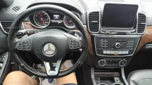 Серый Мерседес GLS 450 2018 в Клайпеда, объемом двигателя 3.00 л и пробегом 154 тыс. км за 13995 €, фото 21 на AUTOMOTO.COM.LV