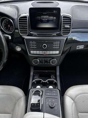 Pelēks Mercedes-Benz GLS 450 2018 Nemenčinė, ar dzinēja tilpumu 3.00 L un nobraukumu 234 tūkst. km par 26000 €, foto 25 vietnē AUTOMOTO.COM.LV