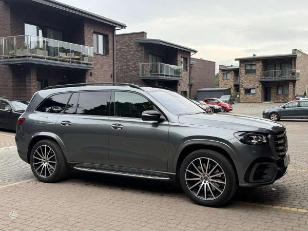 Pelēks Mercedes-Benz GLS 450 2024 Kauņa, ar dzinēja tilpumu 3.00 L un nobraukumu 65 tūkst. km par 109000 €, foto 1 vietnē AUTOMOTO.COM.LV