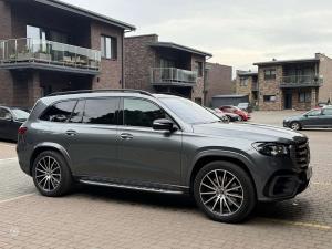 Серый Мерседес GLS 450 2024 в Каунас, объемом двигателя 3.00 л и пробегом 65 тыс. км за 109000 €, фото  на AUTOMOTO.COM.LV
