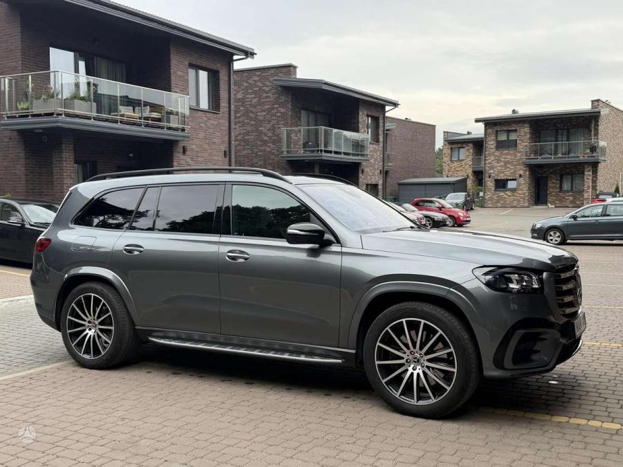 Pelēks Mercedes-Benz GLS 450 2024 Kauņa, ar dzinēja tilpumu 3.00 L un nobraukumu 65 tūkst. km par 109000 €, foto 1 vietnē AUTOMOTO.COM.LV