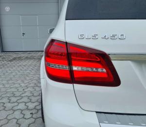 White Mercedes-Benz GLS 450 2017 in Vilnius, with an engine capacity of 3.00 L and mileage of 97 thousand km for 32500 €, photo 6 on AUTOMOTO.COM.LV