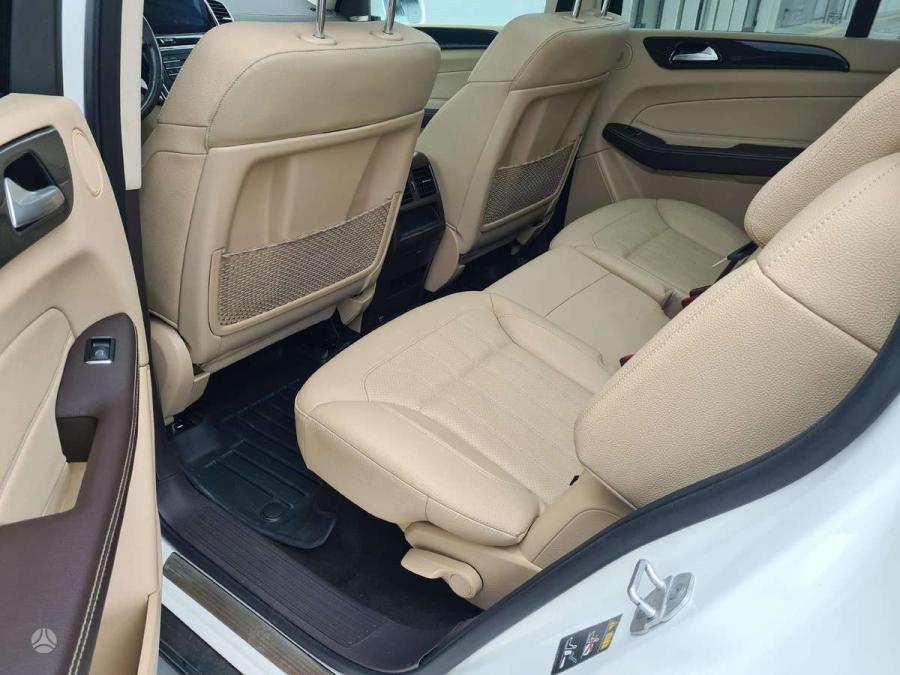 White Mercedes-Benz GLS 450 2017 in Vilnius, with an engine capacity of 3.00 L and mileage of 97 thousand km for 32500 €, photo 28 on AUTOMOTO.COM.LV