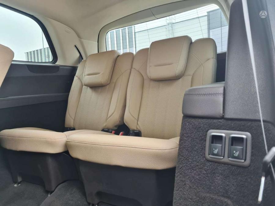 White Mercedes-Benz GLS 450 2017 in Vilnius, with an engine capacity of 3.00 L and mileage of 97 thousand km for 32500 €, photo 30 on AUTOMOTO.COM.LV