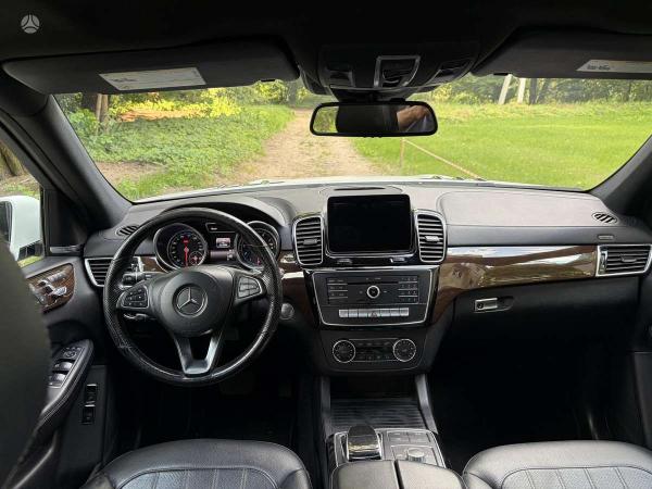 Белый Мерседес GLS 450 2017 в Вильнюс, объемом двигателя 3.00 л и пробегом 217 тыс. км за 17500 €, фото 6 на AUTOMOTO.COM.LV
