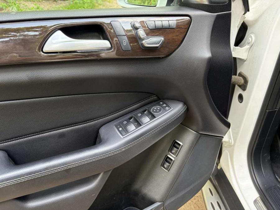 Balts Mercedes-Benz GLS 450 2017 Viļņa, ar dzinēja tilpumu 3.00 L un nobraukumu 217 tūkst. km par 17500 €, foto 9 vietnē AUTOMOTO.COM.LV