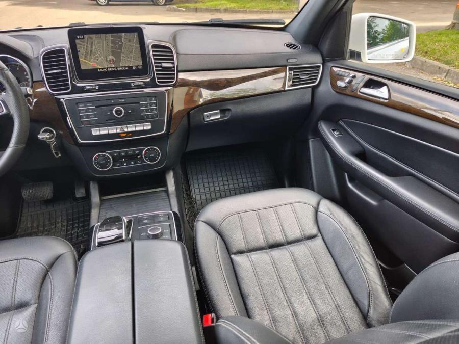 Белый Мерседес GLS 450 2017 в Шяуляй, объемом двигателя 3.00 л и пробегом 209 тыс. км за 19900 €, фото 12 на AUTOMOTO.COM.LV