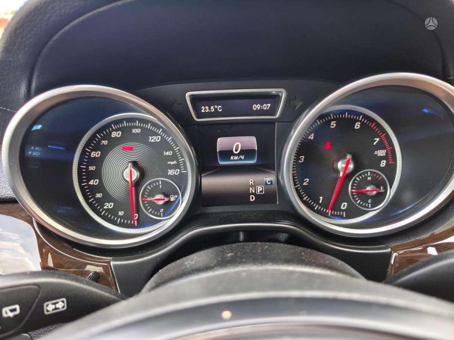 Белый Мерседес GLS 450 2017 в Шяуляй, объемом двигателя 3.00 л и пробегом 209 тыс. км за 19900 €, фото 20 на AUTOMOTO.COM.LV