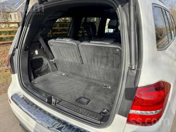 White Mercedes-Benz GLS 450 2019 in Riga, with an engine capacity of 3.00 L and mileage of 106 thousand km for 36900 €, photo 6 on AUTOMOTO.COM.LV