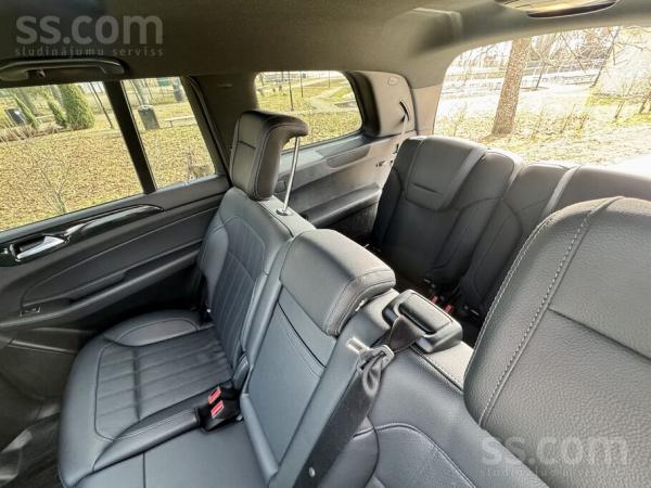 White Mercedes-Benz GLS 450 2019 in Riga, with an engine capacity of 3.00 L and mileage of 106 thousand km for 36900 €, photo 7 on AUTOMOTO.COM.LV