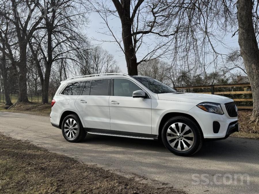 White Mercedes-Benz GLS 450 2019 in Riga, with an engine capacity of 3.00 L and mileage of 106 thousand km for 36900 €, photo 8 on AUTOMOTO.COM.LV