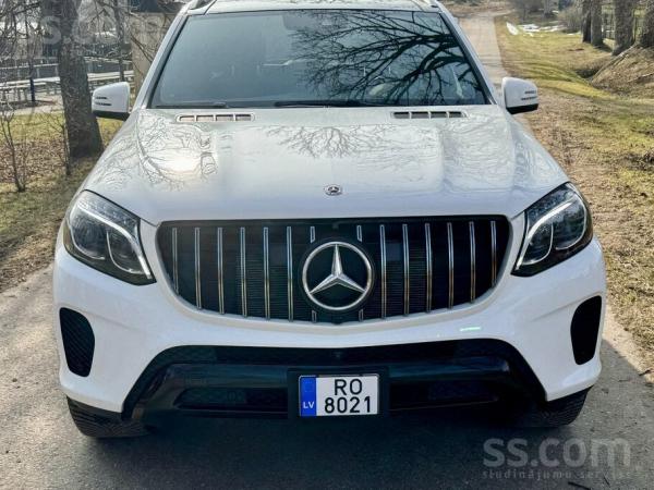 White Mercedes-Benz GLS 450 2019 in Riga, with an engine capacity of 3.00 L and mileage of 106 thousand km for 36900 €, photo 9 on AUTOMOTO.COM.LV
