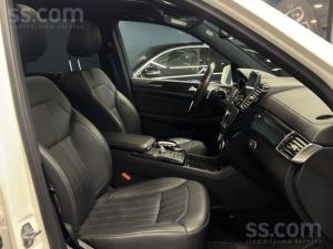 White Mercedes-Benz GLS 450 2019 in Riga, with an engine capacity of 3.00 L and mileage of 106 thousand km for 29990 €, photo 15 on AUTOMOTO.COM.LV