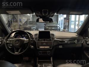 White Mercedes-Benz GLS 450 2019 in Riga, with an engine capacity of 3.00 L and mileage of 106 thousand km for 29990 €, photo 17 on AUTOMOTO.COM.LV