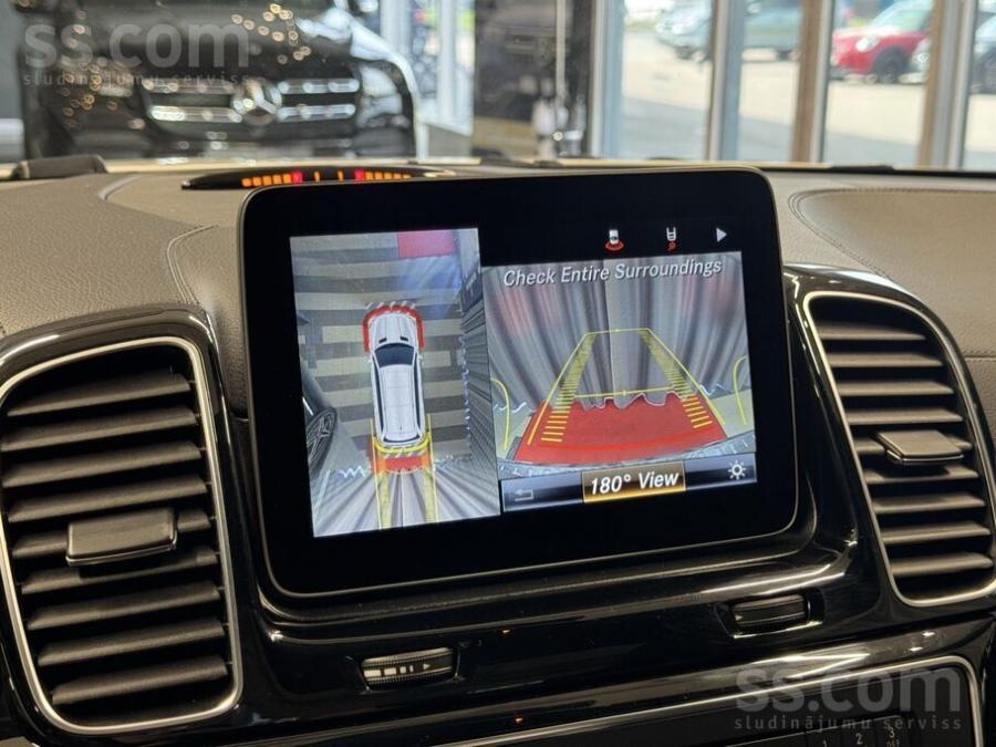 White Mercedes-Benz GLS 450 2019 in Riga, with an engine capacity of 3.00 L and mileage of 106 thousand km for 29990 €, photo 21 on AUTOMOTO.COM.LV