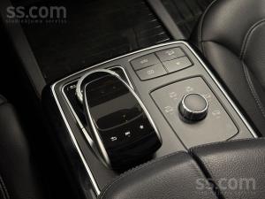 White Mercedes-Benz GLS 450 2019 in Riga, with an engine capacity of 3.00 L and mileage of 106 thousand km for 29990 €, photo 23 on AUTOMOTO.COM.LV