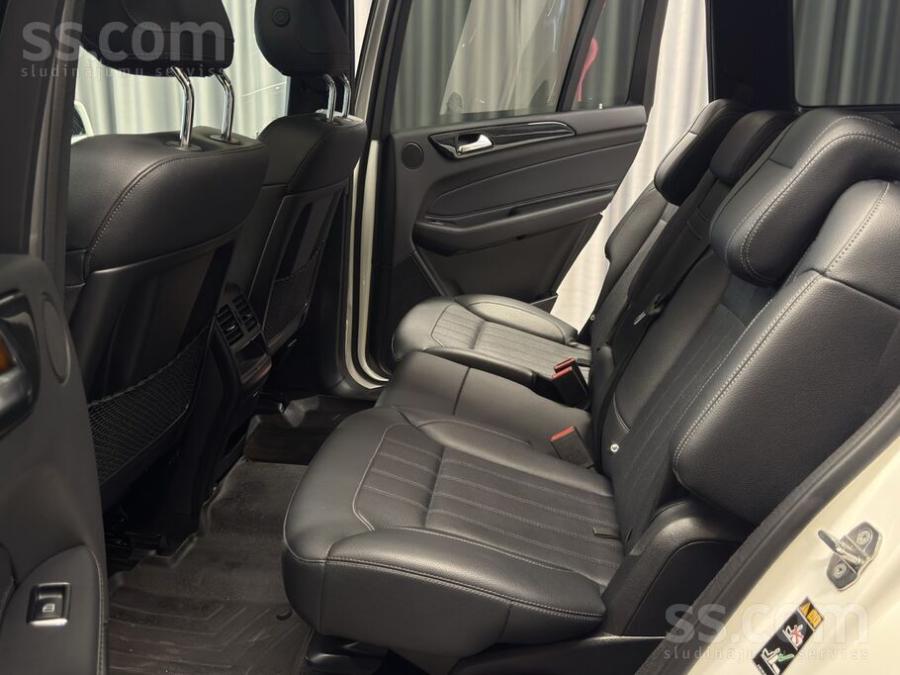 White Mercedes-Benz GLS 450 2019 in Riga, with an engine capacity of 3.00 L and mileage of 106 thousand km for 29990 €, photo 26 on AUTOMOTO.COM.LV