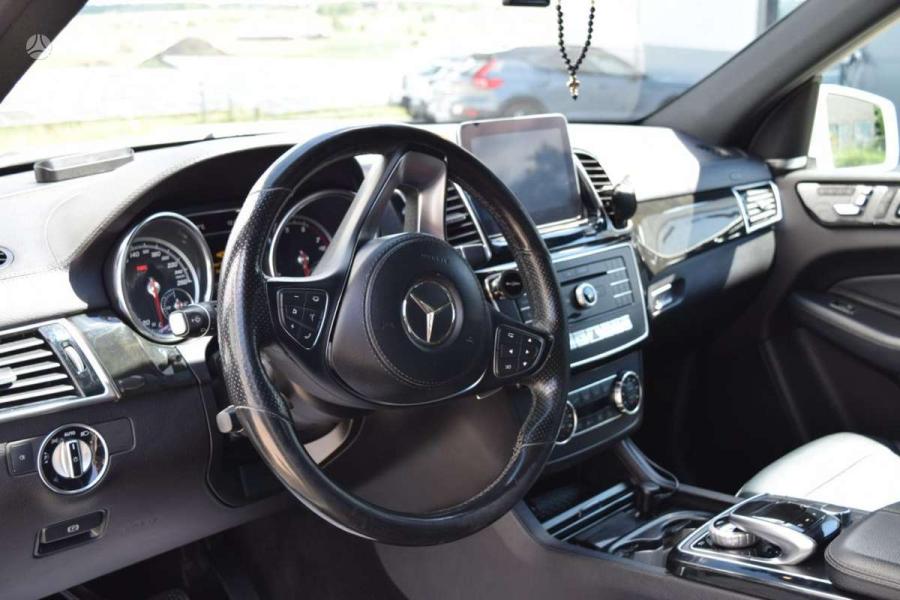 Balts Mercedes-Benz GLS 450 2019 Kauņa, ar dzinēja tilpumu 3.00 L un nobraukumu 148 tūkst. km par 35000 €, foto 28 vietnē AUTOMOTO.COM.LV