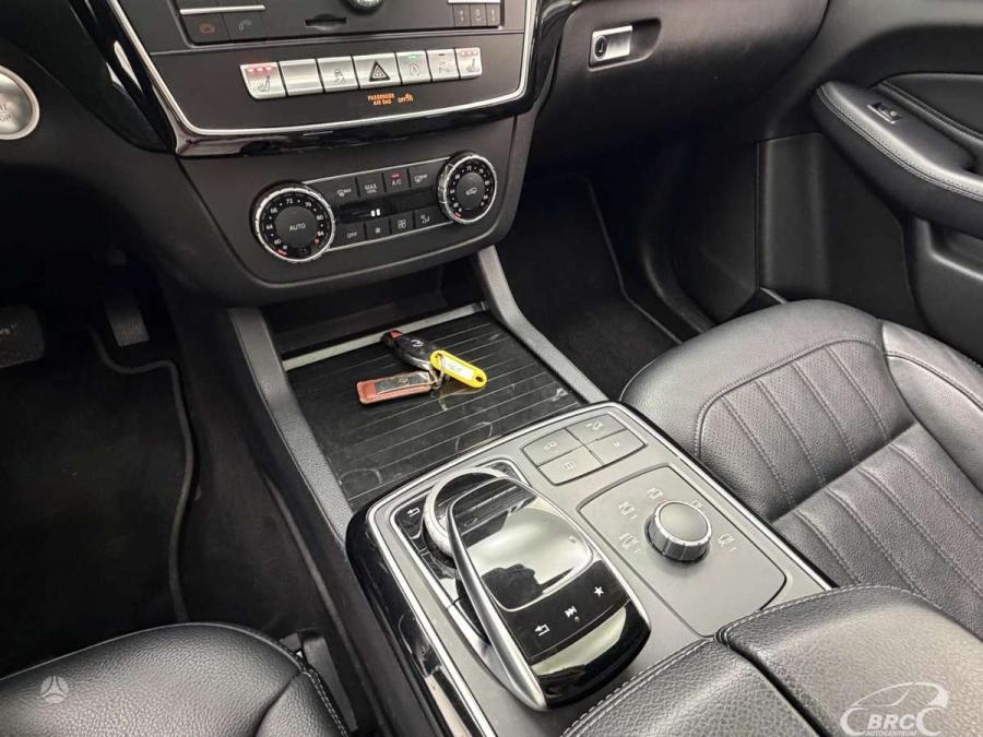 Белый Мерседес GLS 450 2019 в Вильнюс, объемом двигателя 3.00 л и пробегом 209 тыс. км за 26900 €, фото 29 на AUTOMOTO.COM.LV