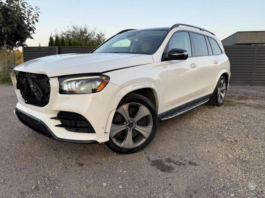 White Mercedes-Benz GLS 450 2020 in Alytus, with an engine capacity of 3.00 L and mileage of 187 thousand km for 31999 €, photo 1 on AUTOMOTO.COM.LV
