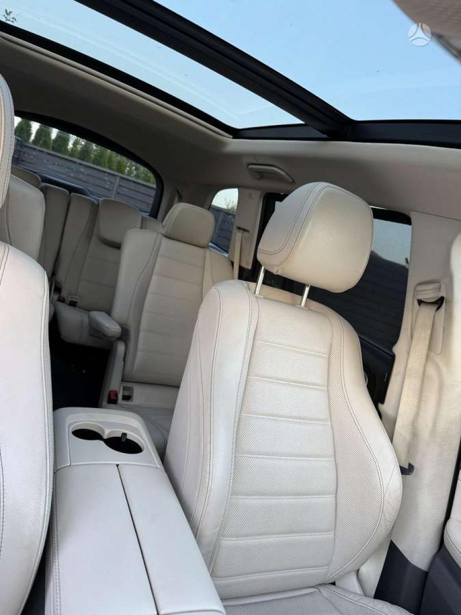 White Mercedes-Benz GLS 450 2020 in Alytus, with an engine capacity of 3.00 L and mileage of 187 thousand km for 31999 €, photo 11 on AUTOMOTO.COM.LV