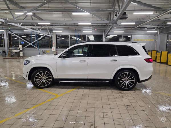 Balts Mercedes-Benz GLS 450 2023 Viļņa, ar dzinēja tilpumu 3.00 L un nobraukumu 51 tūkst. km par 94900 €, foto 3 vietnē AUTOMOTO.COM.LV