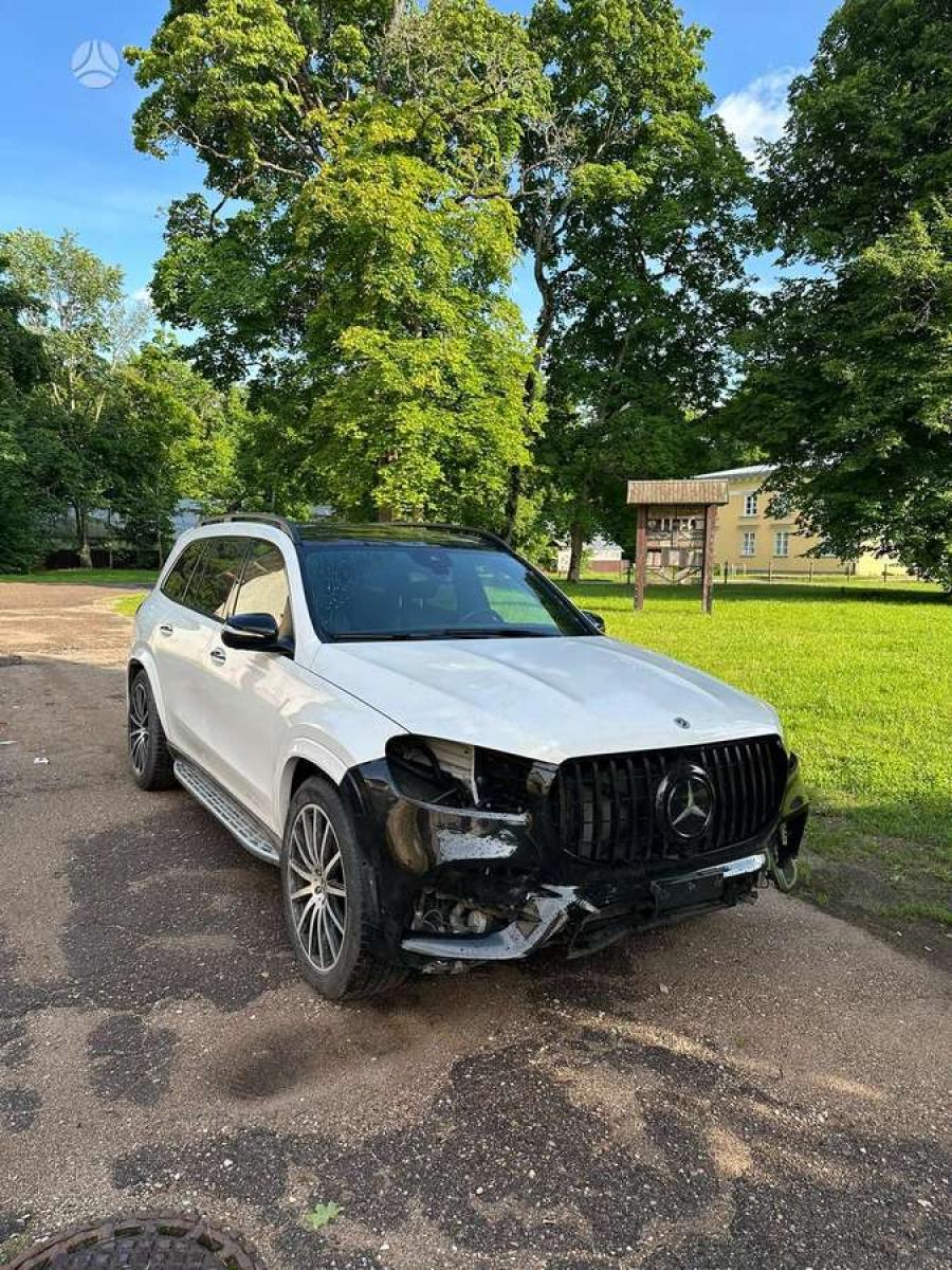 Balts Mercedes-Benz GLS 450 2023 Viļņa, ar dzinēja tilpumu 3.00 L un nobraukumu 51 tūkst. km par 54900 €, foto 8 vietnē AUTOMOTO.COM.LV