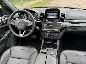 Black Mercedes-Benz GLS 500 2017 in Riga, with an engine capacity of 4.70 L and mileage of 189 thousand km for 28950 €, photo 13 on AUTOMOTO.COM.LV